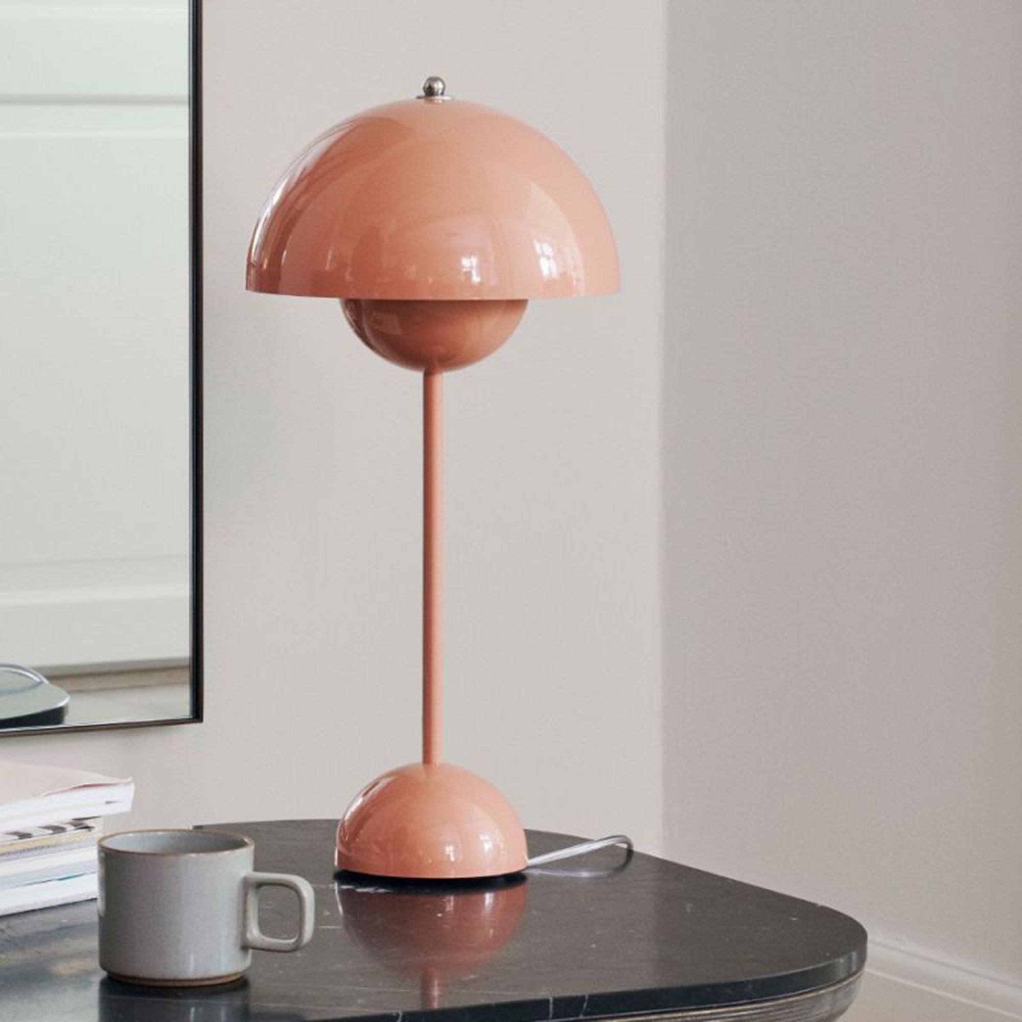Fluora table lamp | Lalalamp